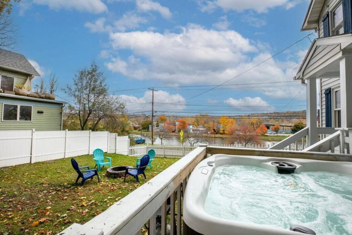 Great Location! Colleges! Hiking! Ithaca Commons! - Ithaca, NY