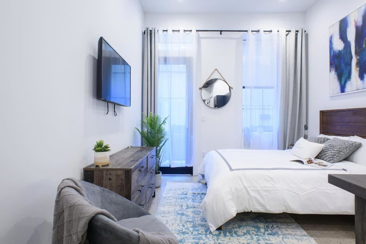 3-2 New Prime E Village Private Outdoor! - Manhattan, NY