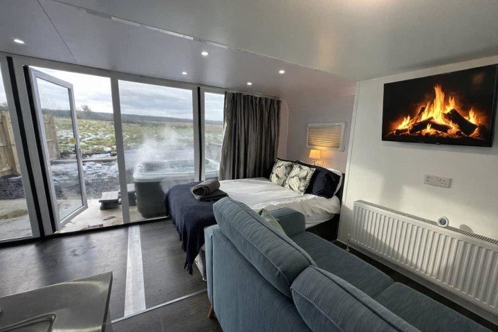 The Lux Pod - Limavady