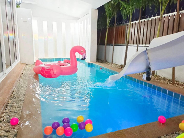 Jomtien Beach Pool Villa บ้านพูลวิลล่าติดทะเล หาดจอมเทียน - Pattaya