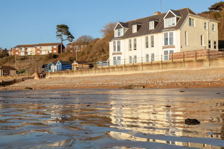 Water’s Edge Apartment At Beach House - Lymington