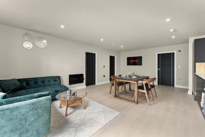 Elegant Birmingham Apartment - Solihull