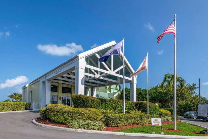 Bluegreen Vacations Hammocks At Marathon, Ascend Collection Resort - Key Colony Beach, FL