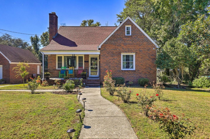 Convenient Jacksonville Home W/ Yard & Patio! - Jacksonville, NC