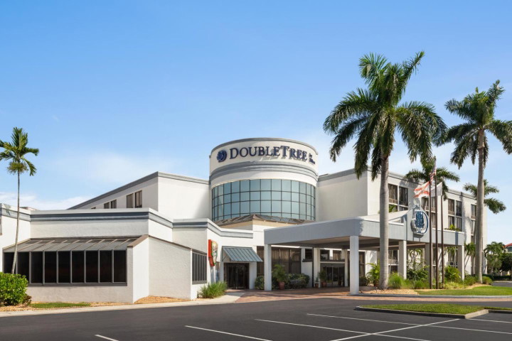 Doubletree By Hilton Fort Myers At Bell Tower Shops - Fort Myers, FL