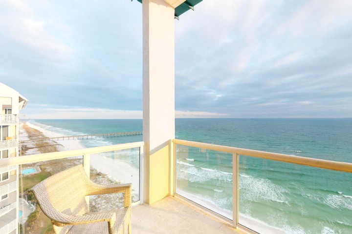 Luxury Penthouse Condo With Oceanfront Views & Platinum Beach Service - Navarre Beach, FL