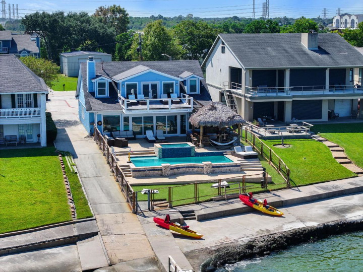 Bayfront Luxury House With Pool - Seabrook, TX