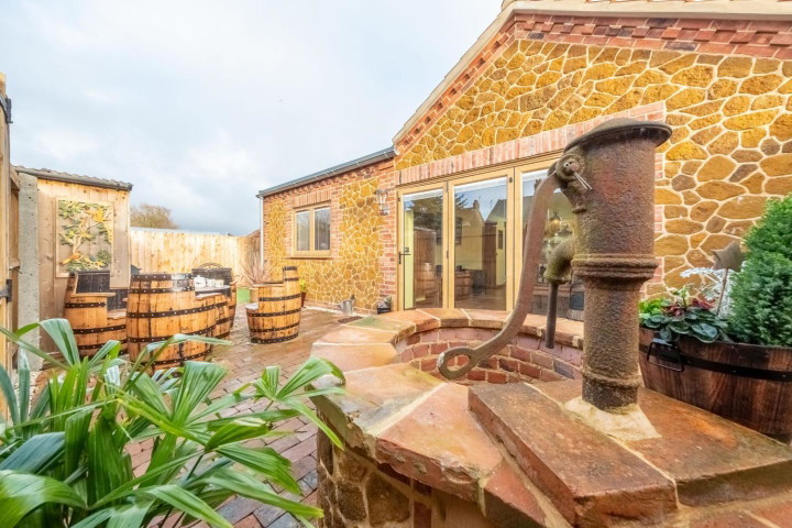 Bootleggers Barn - Heacham