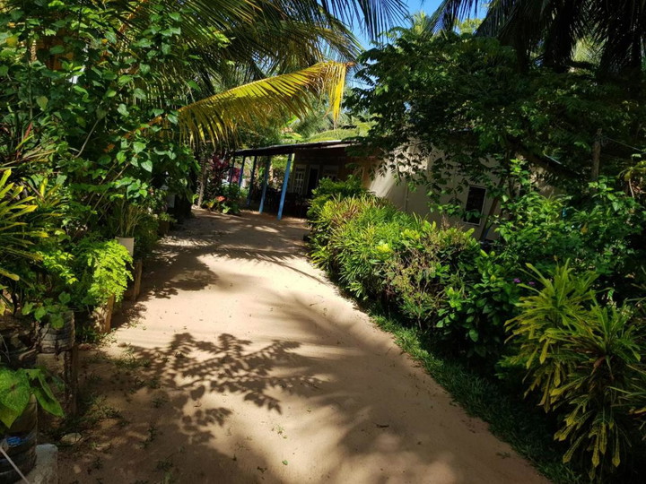 Nilaveli Beach Rooms - Sri Lanka