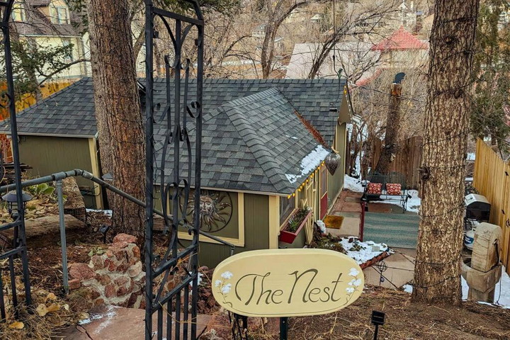 The Nest Cottage With Hot Tub In Downtown Manitou Springs - Manitou Springs, CO