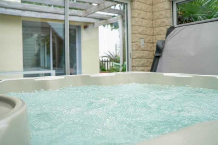 Villa Spa Privé, Terrasse, Jardin Clos, 10 Personnes, Centre Ville à 5min - Lorient