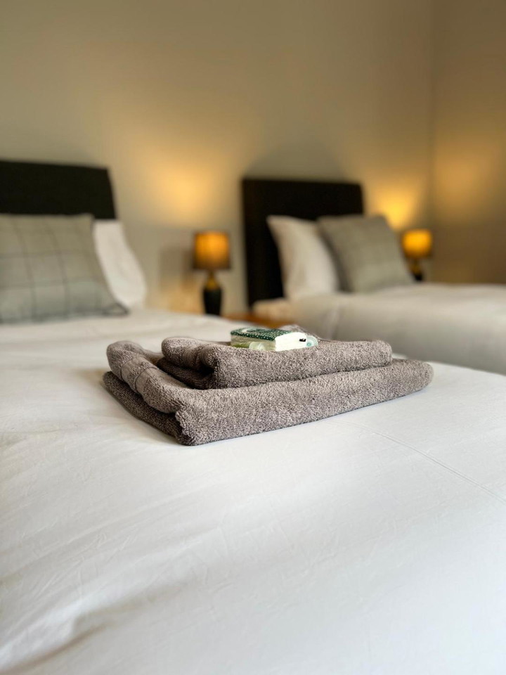 Sparkling Space - Twin Or King Beds - Bangor, UK
