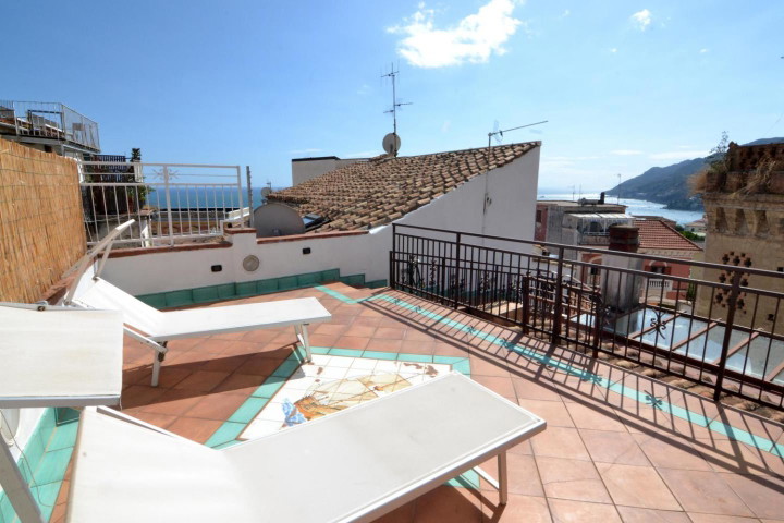 Dalla Torre Al Mare Intera Casa Su Tre Livelli - Vietri sul Mare