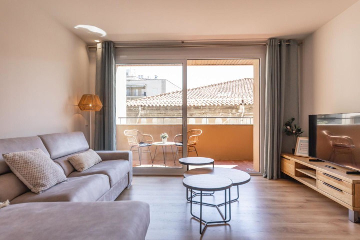 Bravissimo Falcó, 3 Bedrooms And Balcony - 吉諾納