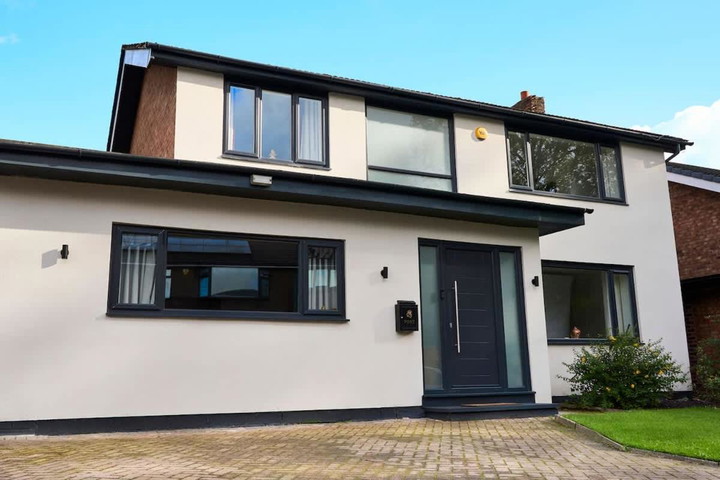 Chic Family Home With Garden Fire Pit & Event Space, Hot Tub - Manchester