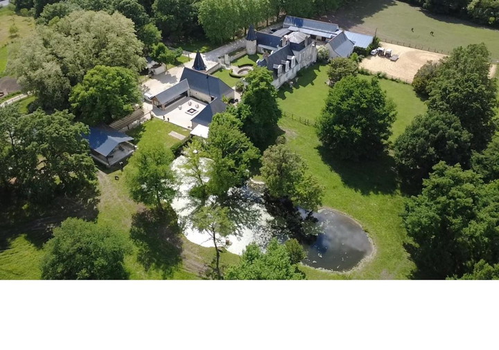 Manoir, Vignes Et Chevaux Au Cœur Des Châteaux - Chambray-lès-Tours