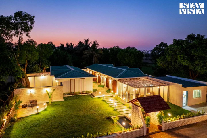 The Five Oaks By Stayvista - Mountain View & Private Pool - Karjat