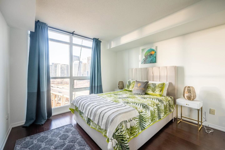 Panoramic 2 Bedroom Condo With Terrace Fort York Downtown Toronto - Toronto, ON
