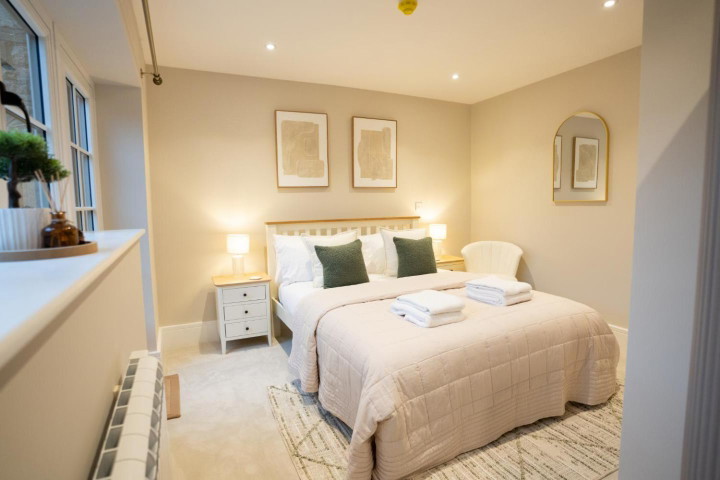 Brand New Modern 2-bed Dog-friendly Apartment In Broadway High Street - Sleeps 6 - Broadway