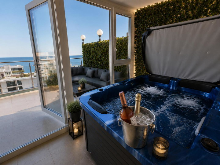 Summerland Sea View Penthouse & Jacuzzi - Constanța