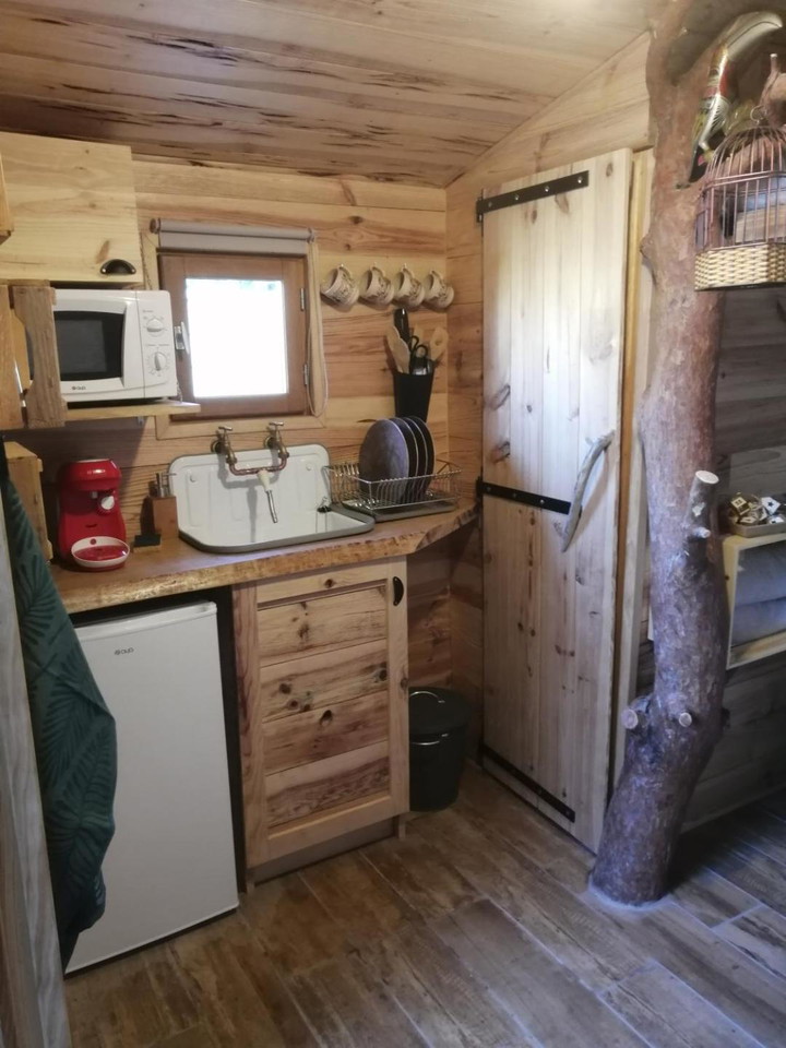 Patrice Et Chrstel Cabane En Bois - Drôme