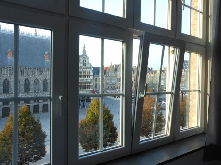 Holiday Home Ieper Market Square - Ypres
