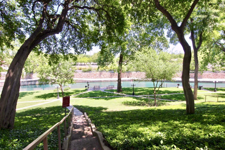 Comal River Oasis - New Braunfels, TX