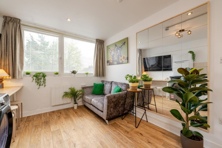Cosy 1 Bedroom Flat With Smart Tv In Central Andover - Andover, KS