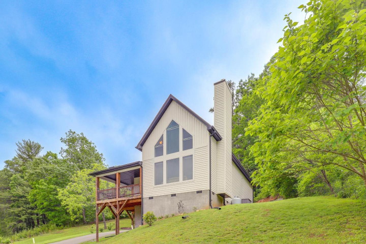 Family Home W/ Views ~ 5 Mi To Downtown Asheville! - Asheville, NC