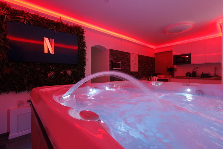 Casa Amor & Spa, Appartement Suite Jacuzzi & Piscine Chauffée - Cotignac