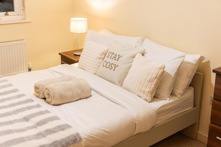 Amanah Properties - Elegant Home In Shepherds Bush, Steps From Westfield, Sleeps 8 - Fulham