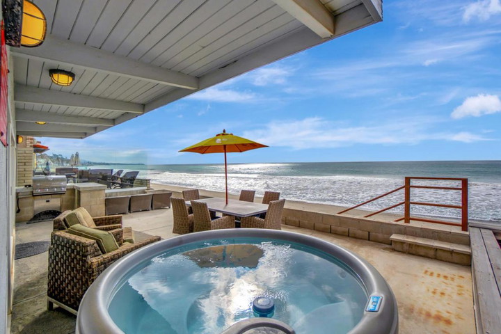 On The Sand!! Private Beach! Ocean Front Hot Tub!! - San Clemente, CA