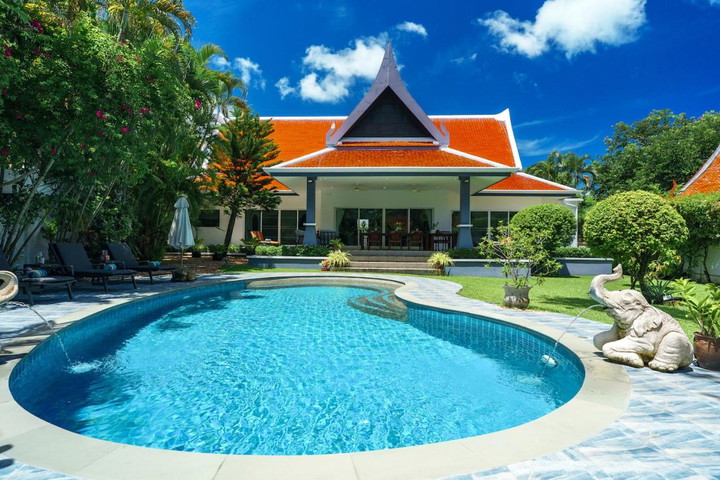 La Romanee Infinity By G Estate - Karon Beach