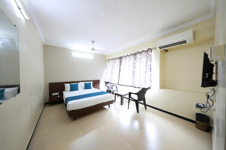 Hotel Alt Acco Close To Kharadi - Pune