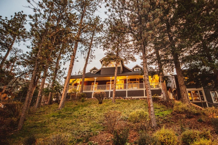 The Outlook Lodge - Woodland Park, CO