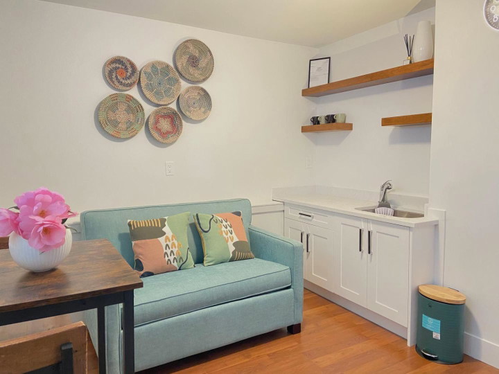 Newly Renovated Walkout Basement In Vancouver With Separate Entrance - Vancouver Island