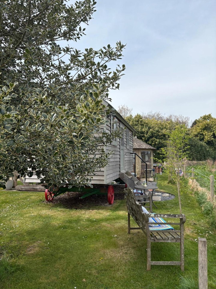 Meadow Views Shepherd Hut At Goodwood! - Chichester