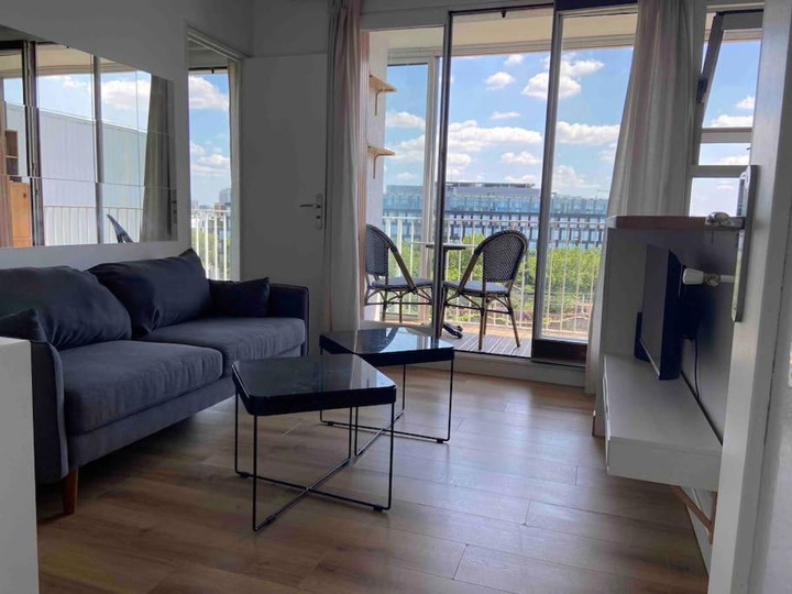 Agréable Deux Pièces Avec Loggia - Antony