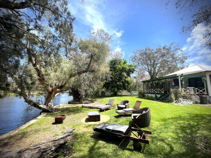 River Cottage, Absolute Waterfront Family And Pet Friendly Escape - Pinjarra