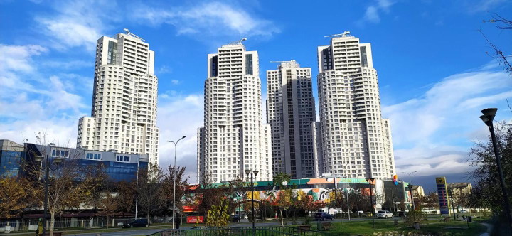 18th & 16h Floor Secure Luxury Condos With Pool & Fitness Included In Price - Skopje