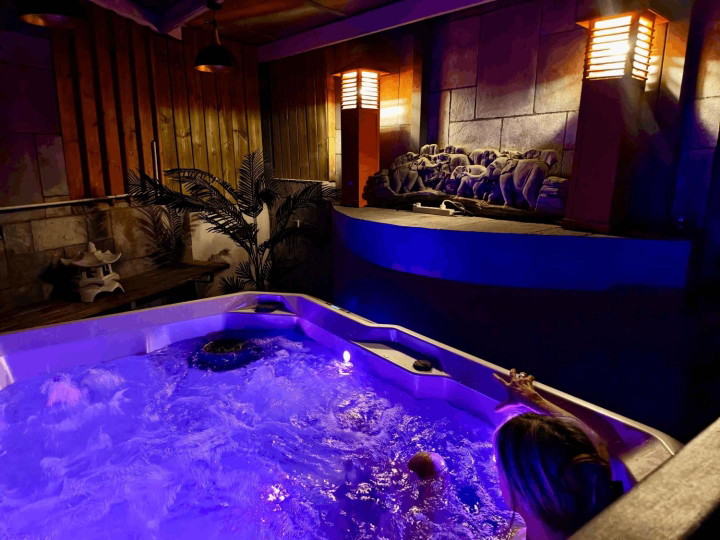 Les Suites Du Bouddha Bleu - Auray