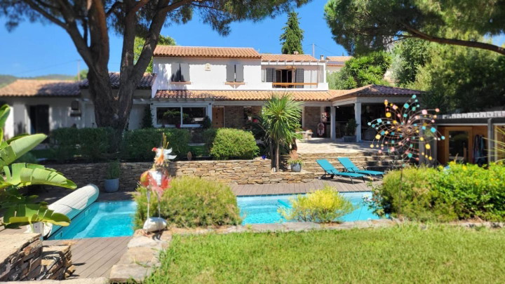 Entre Les Pins Et Les Oliviers - Bormes-les-Mimosas