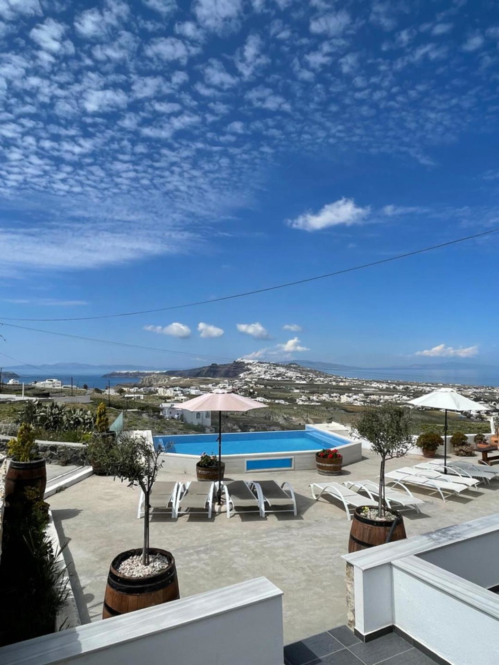 Aroma Cavas - Santorini