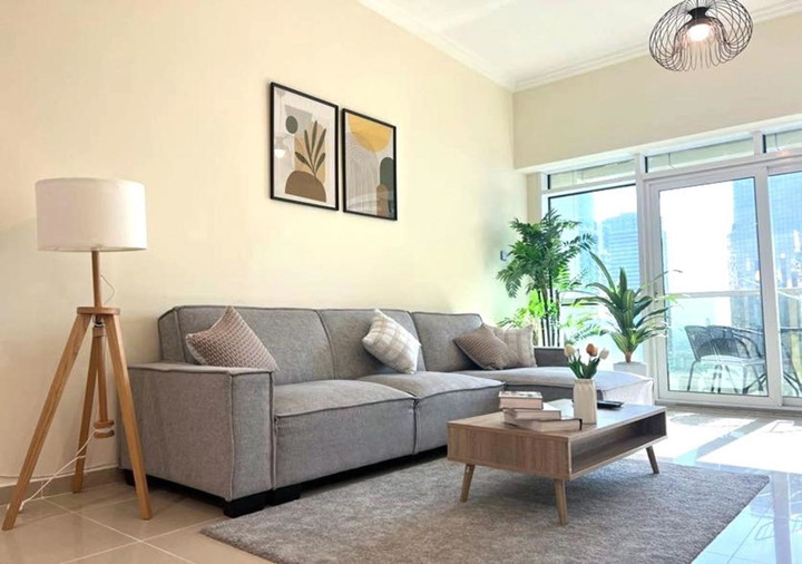 Lake View 1br Apt Balcony & Near Dmcc Metro - Dubai Marina
