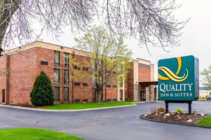 Quality Inn & Suites Arden Hills - Saint Paul North - 미니애폴리스