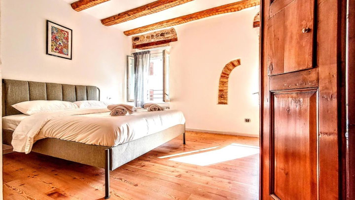 New Luxury Jacuzzi Suite - 100sqm Historic Center - 50m From Parking - Andalo