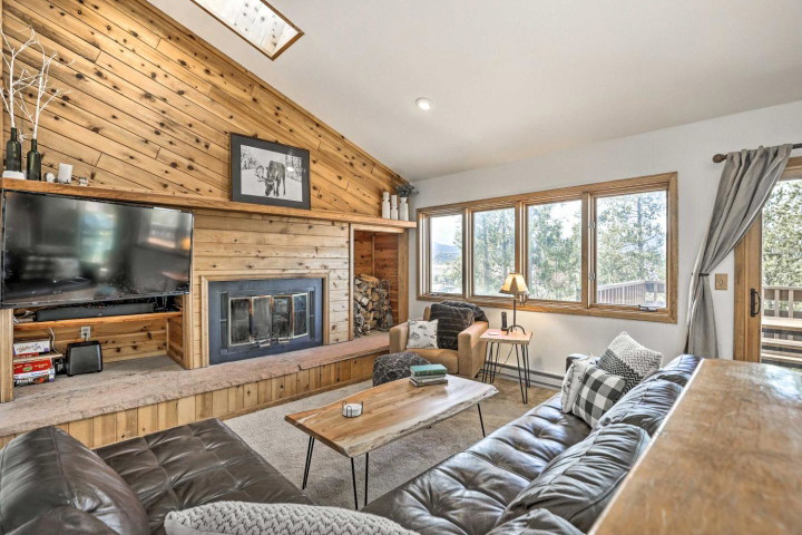 Sunny Alpine Escape W/ Hot Tub + Mountain Vistas! - Colorado