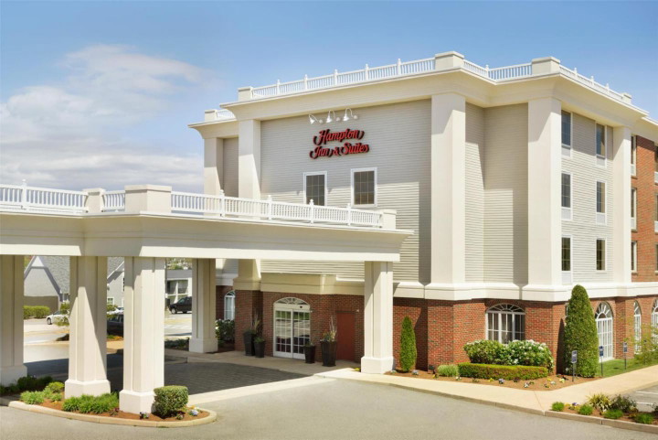 Hampton Inn & Suites Middletown - Newport, RI