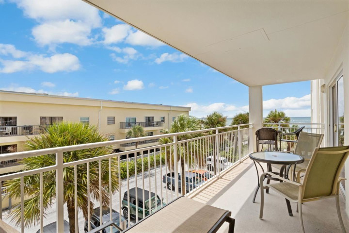 Beach View - John's Pass - Madeira Norte #208 - Madeira Beach, FL