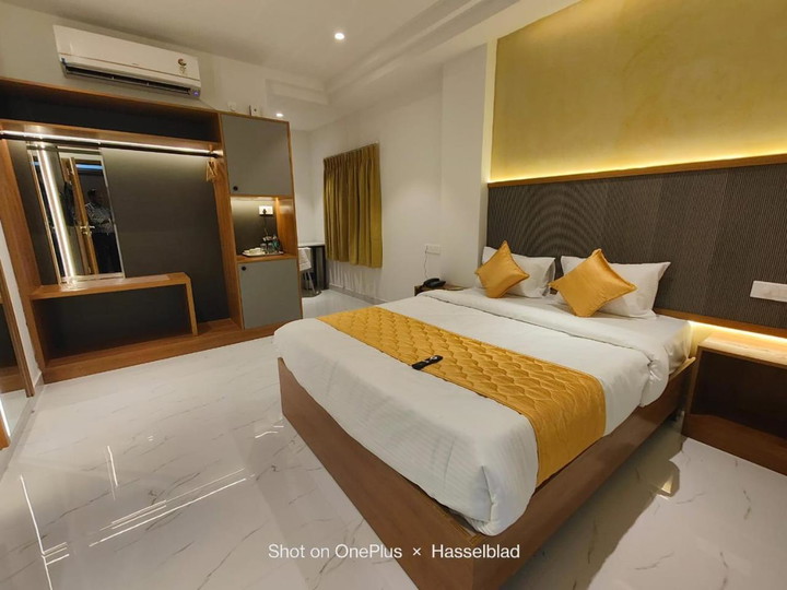 Hotel La Premier - Karnataka